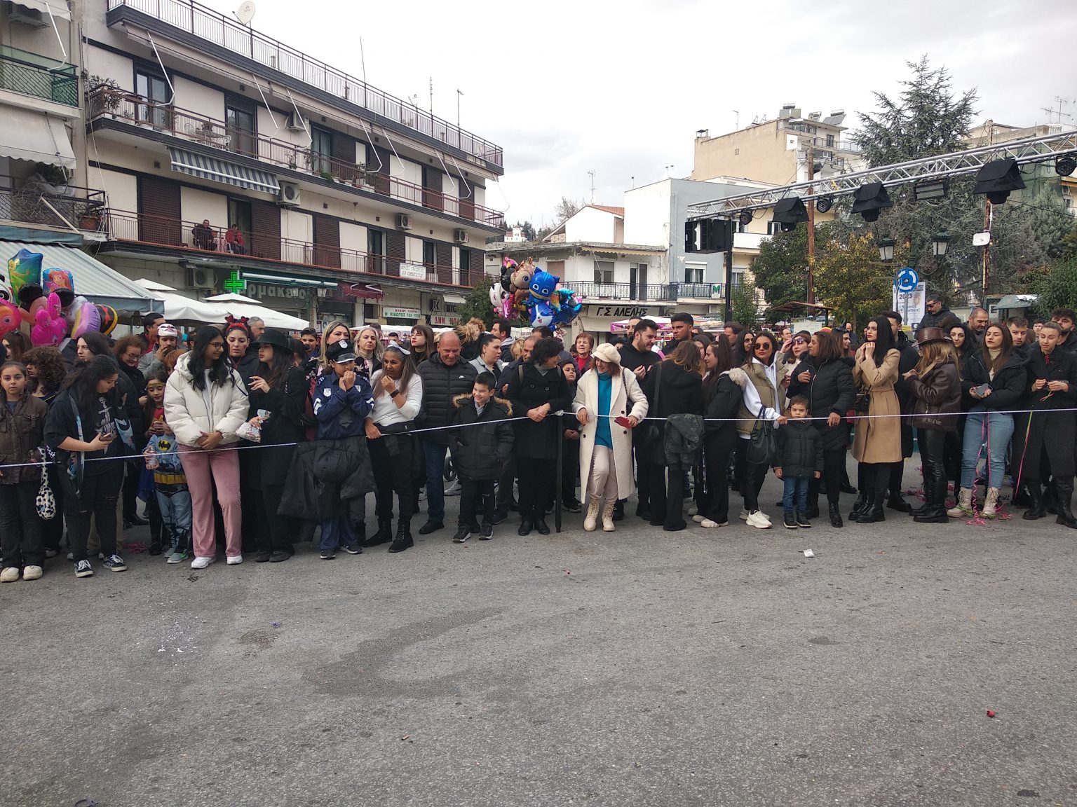 Σιδηρόκαστρο : Χιλιάδες κόσμου στην καρναβαλική παρέλαση - Sidirokastro ...